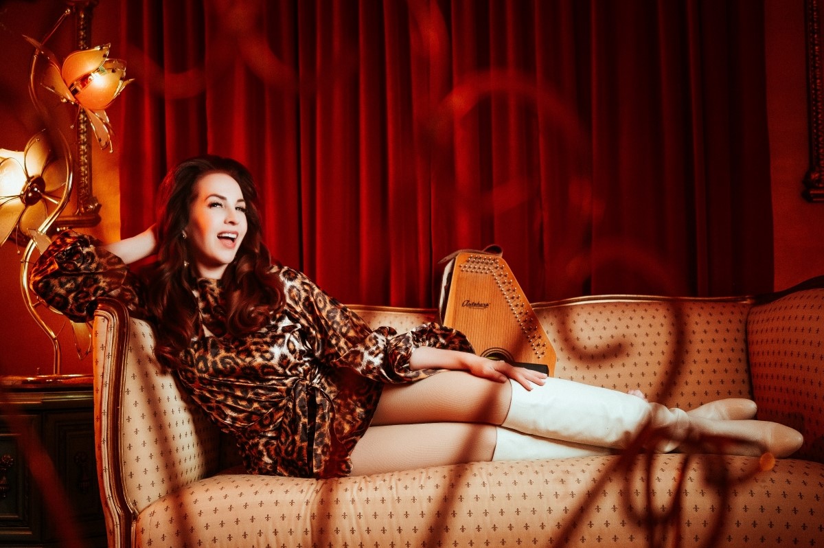 GREY DELISLE ANNOUNCES NEW LP THE GREY ALBUM OUT APRIL 4 VIA HUMMIN ...