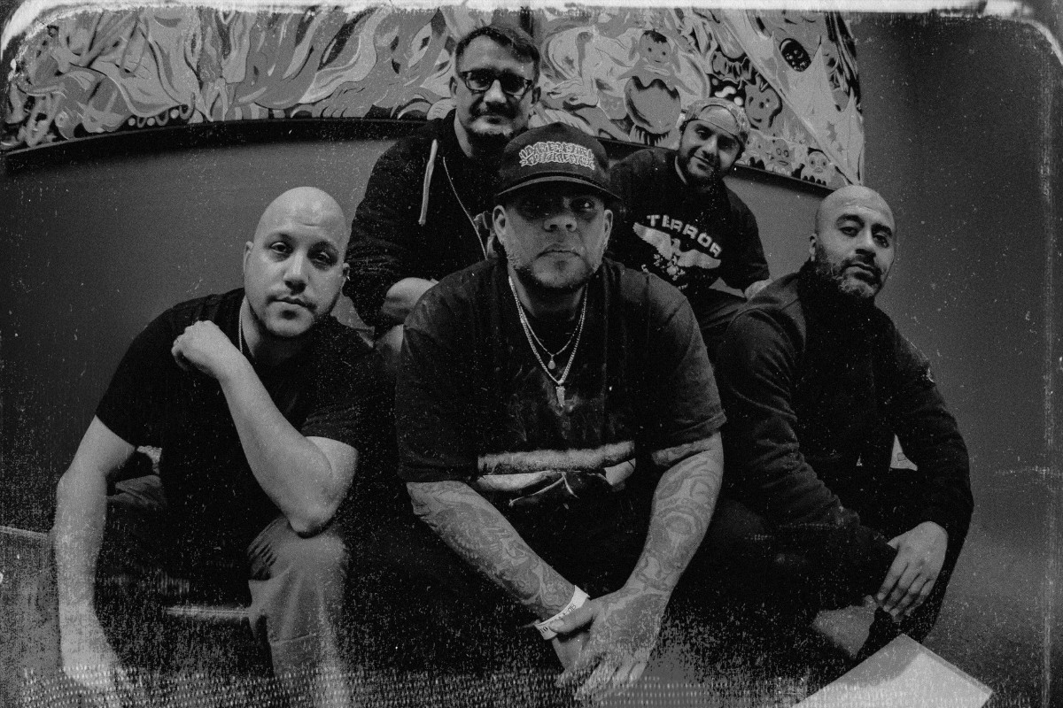 ERIC CLAPTON RELEASES NEW ALBUM “MEANWHILE” – S.L.R. Magazine