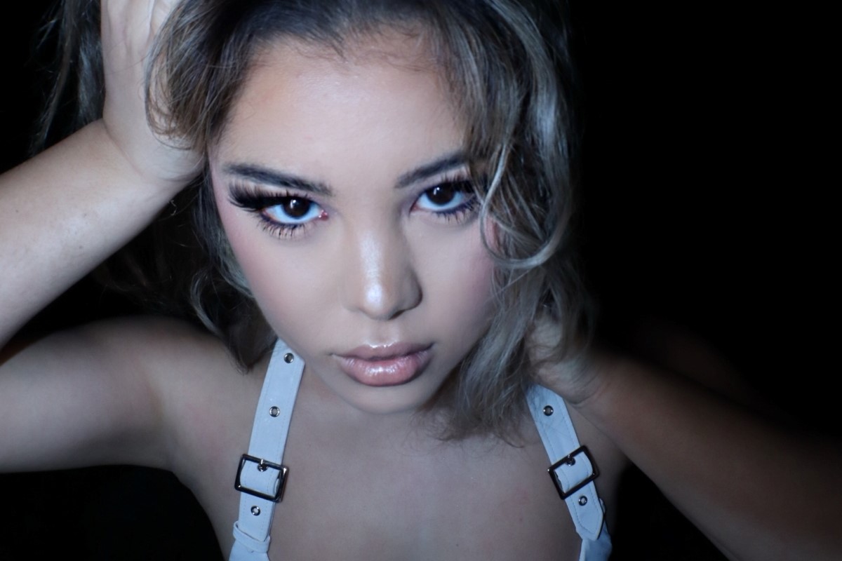 Maya Kuriel Unveils Haunting New Single, “Dead Weight” – S.L.R. Magazine