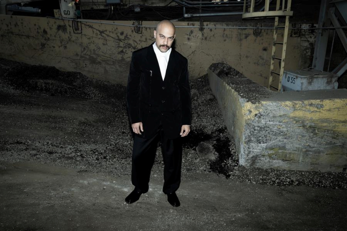 Mareux Unveils Nonstop Romance: Raw Emotion in Darkwave