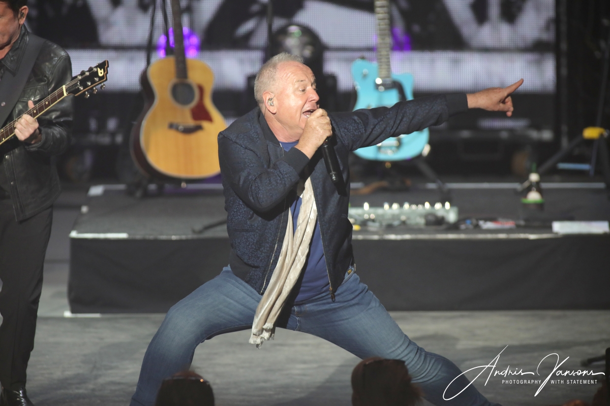 Mark Ronson and RAYE Unite in New Song 'Suzanne'