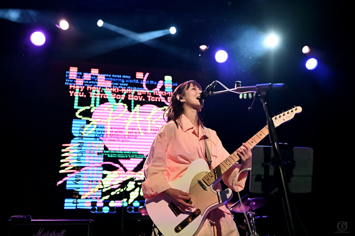 Mark Ronson and RAYE Unite in New Song 'Suzanne'