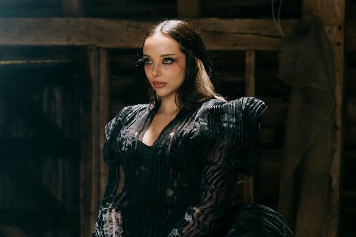 JADE Unveils Deluxe Edition of 'THAT’S SHOWBIZ BABY!'