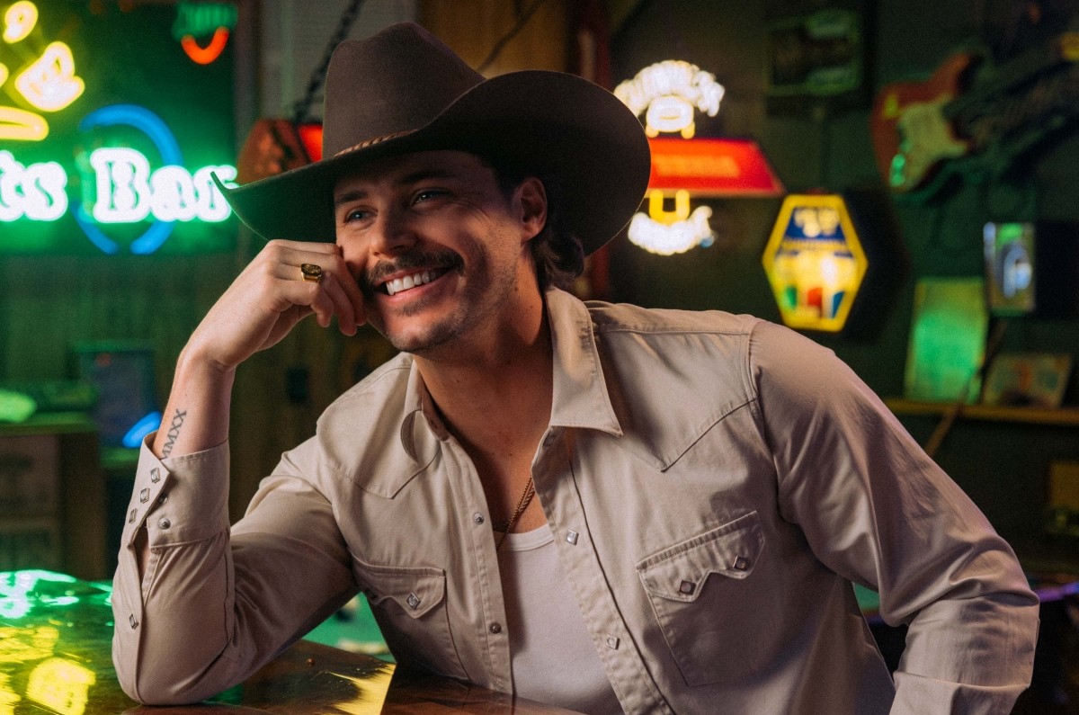 Josh Ross Releases New Single 'Bar And Back' in 2026